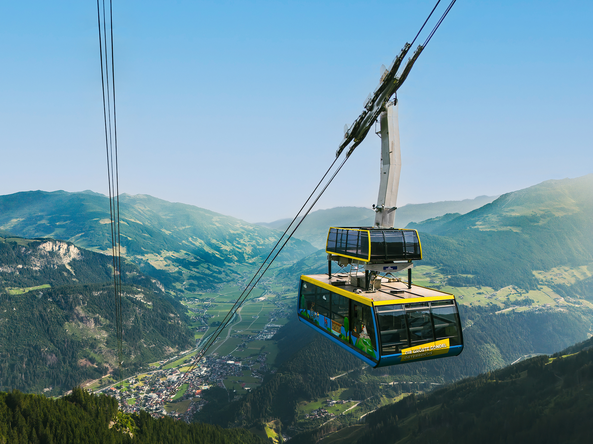 SkyRide Ahorn, your open-air gondola experience in Mayrhofen