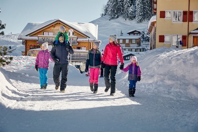 RESPECTFUL BEHAVIOUR IN THE SNOW